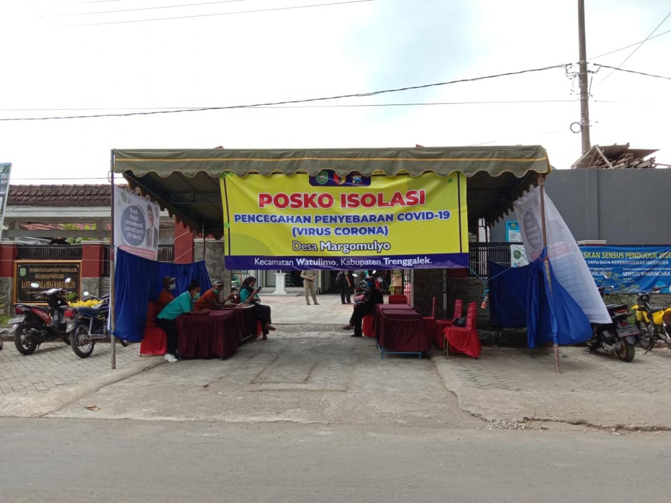 PEMBENTUKAN RELAWAN DAN POSKO ISOLASI COVID-19 DESA MARGOMULYO ...